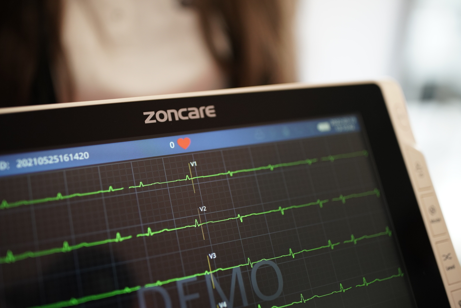 Aparat EKG Zoncare iMAC 12 Zoncare Elektrokardiografy EKG | Medica 91 ...